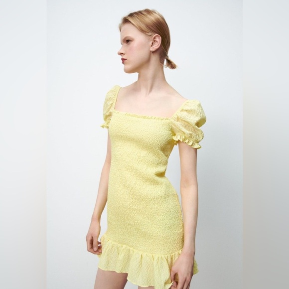 Zara | Dresses | Zara Mini Dress Soft Yellow Crinkle Ruched Puff Sleeve ...